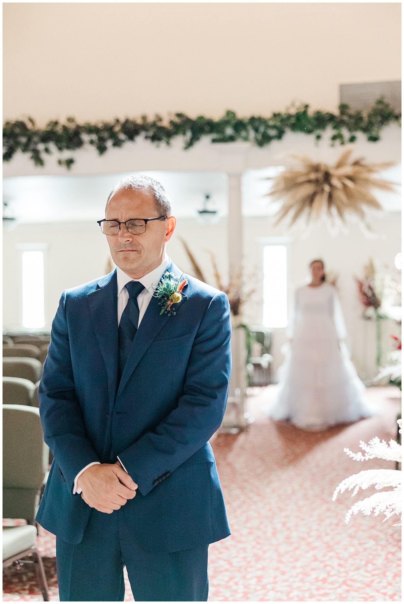 Jewel-Toned Fall Wedding | Alyssa & Matthew - elissapace.com