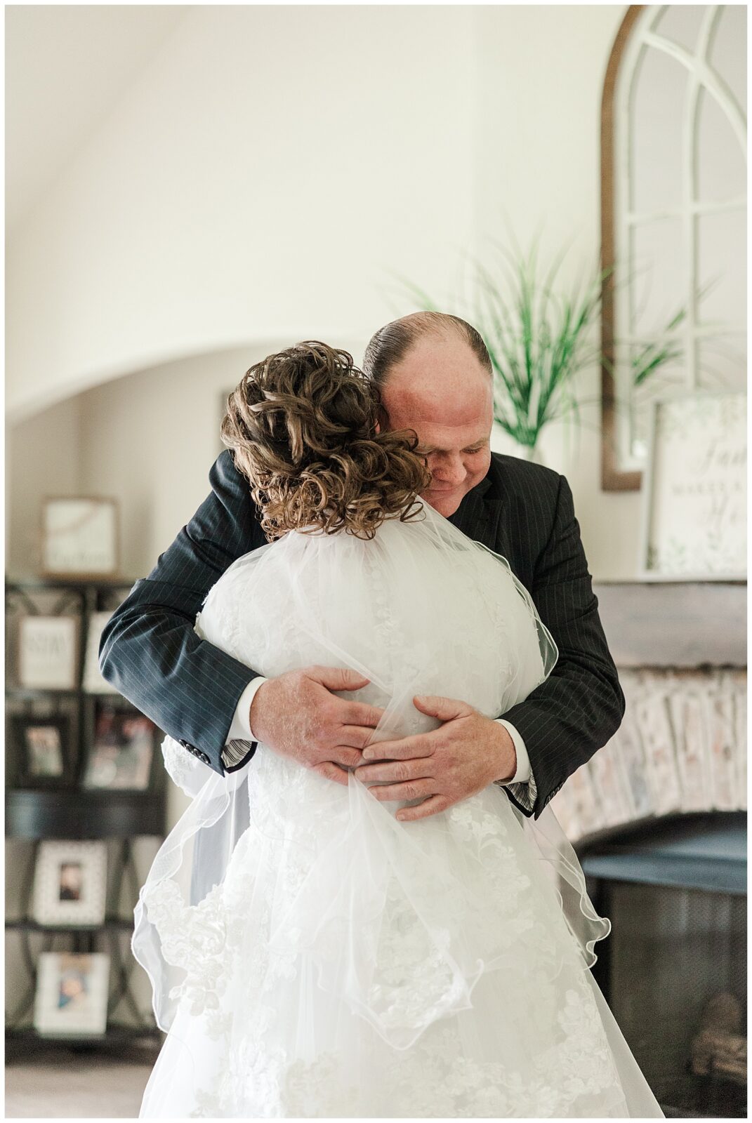 A Beautiful Wedding in Tulsa, Oklahoma | Kaylen & Joey - elissapace.com